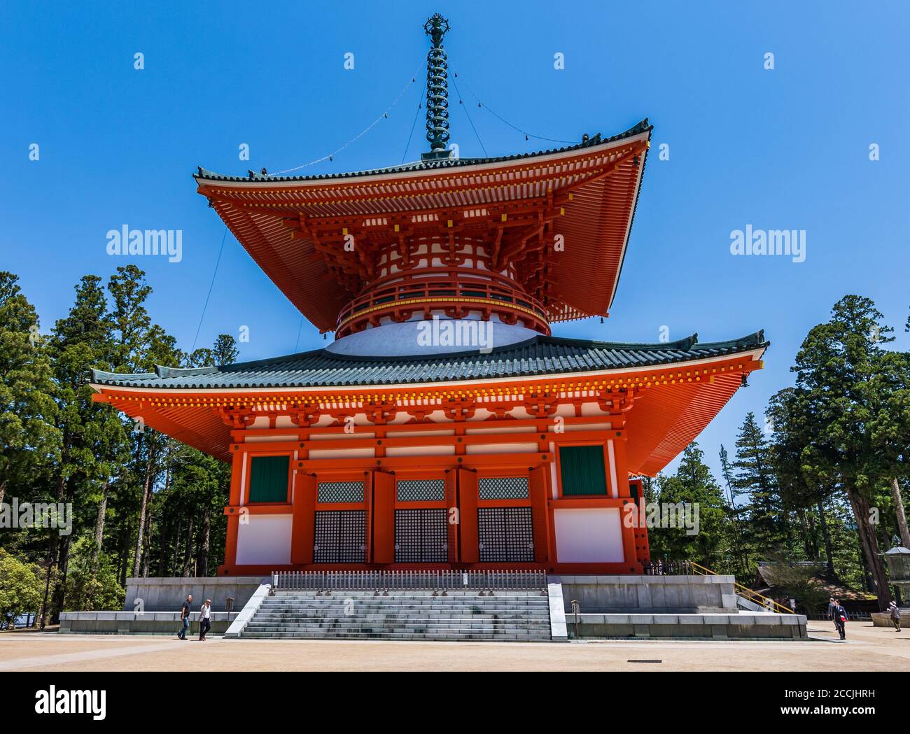 Konpon daito pagoda danjo garan hi-res stock photography and images - Alamy
