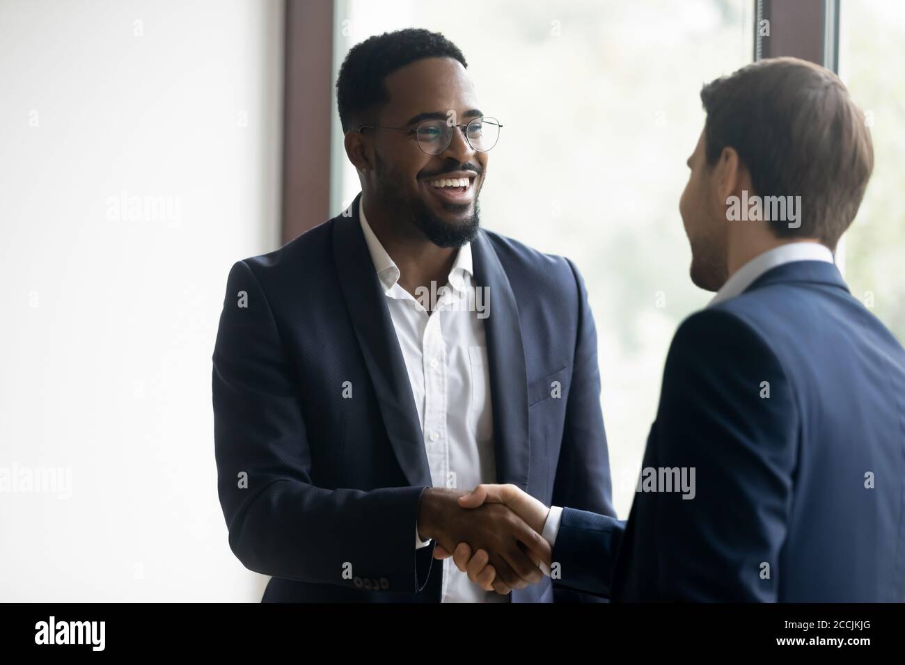 Business partners hi-res stock photography and images - Alamy