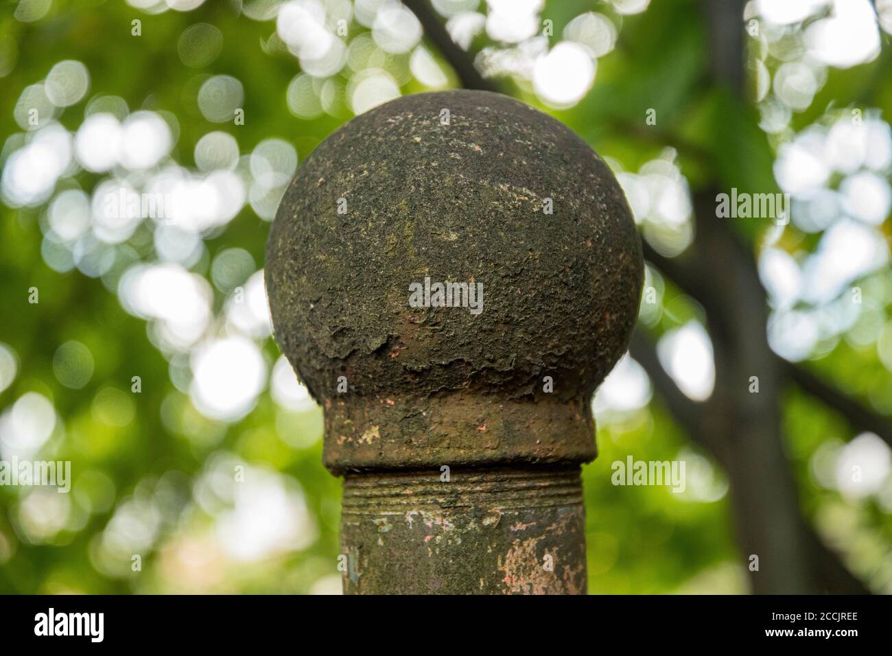 Small fence posts hi-res stock photography and images - Alamy