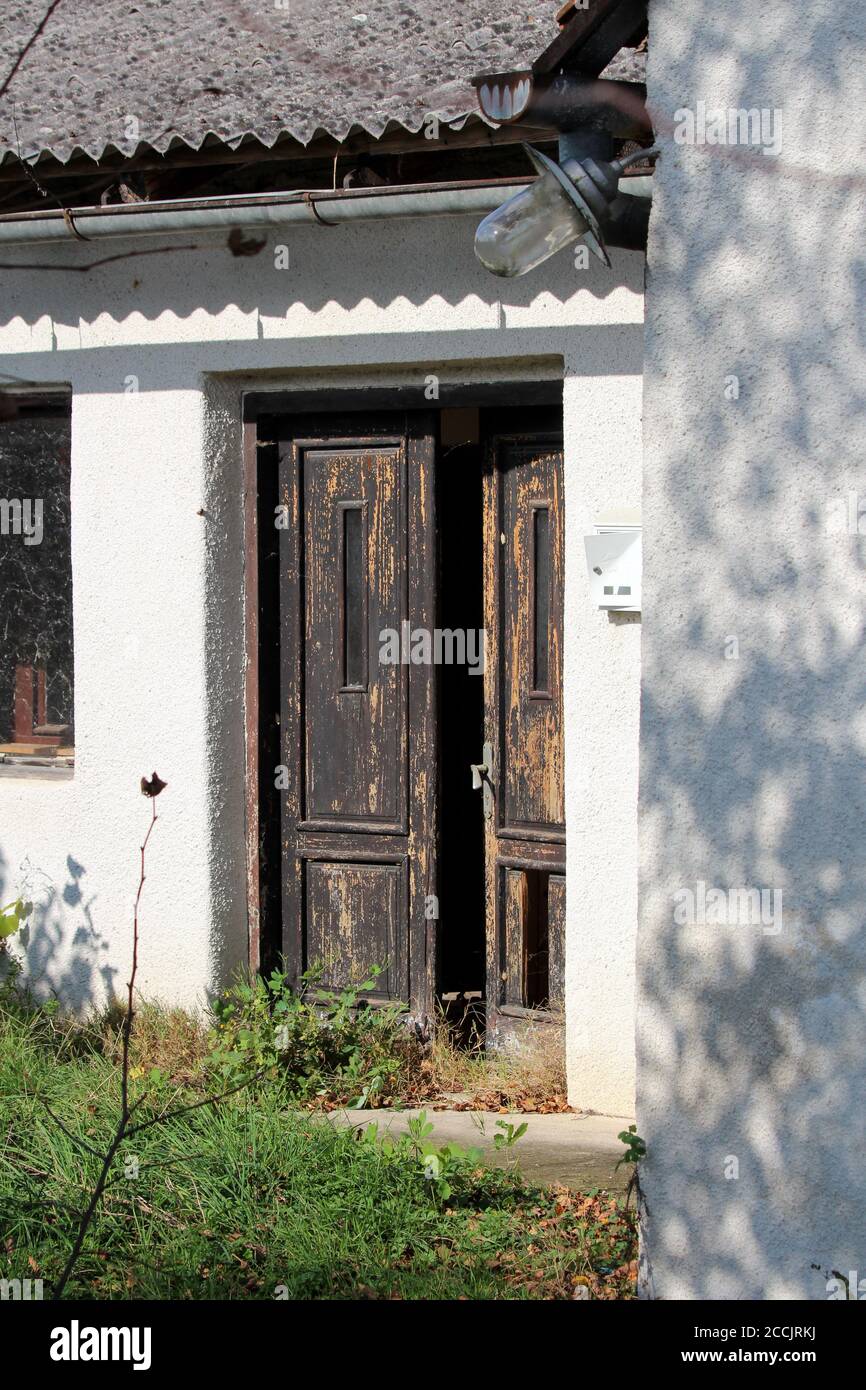 Doors Open Entrance High Resolution Stock Photography and Images - Alamy