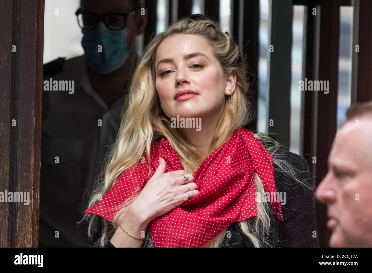 Amber Heard and Johnny Depp arrive ahead of their libel trial against ...