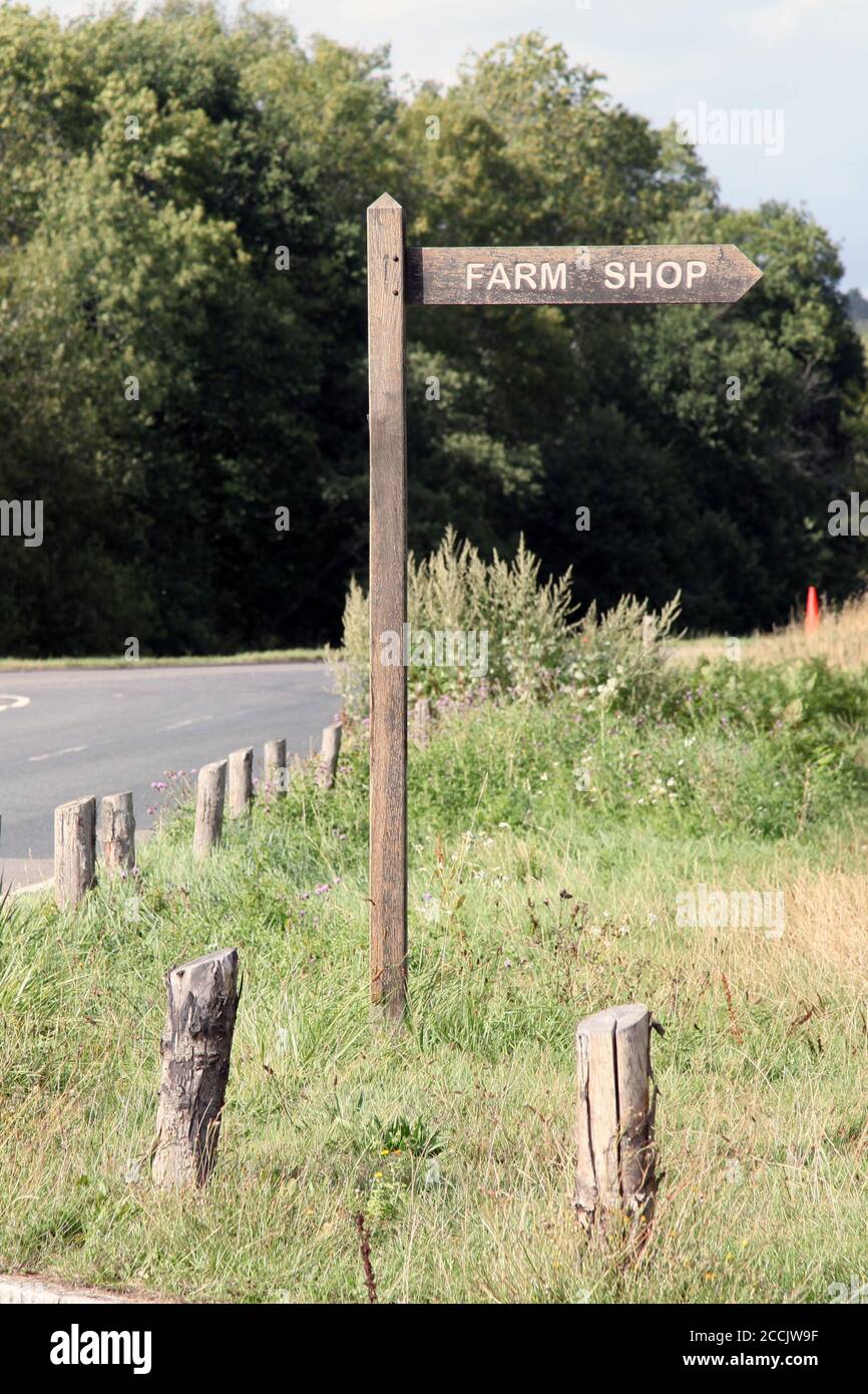 Wooden farm shop sign hi-res stock photography and images - Alamy