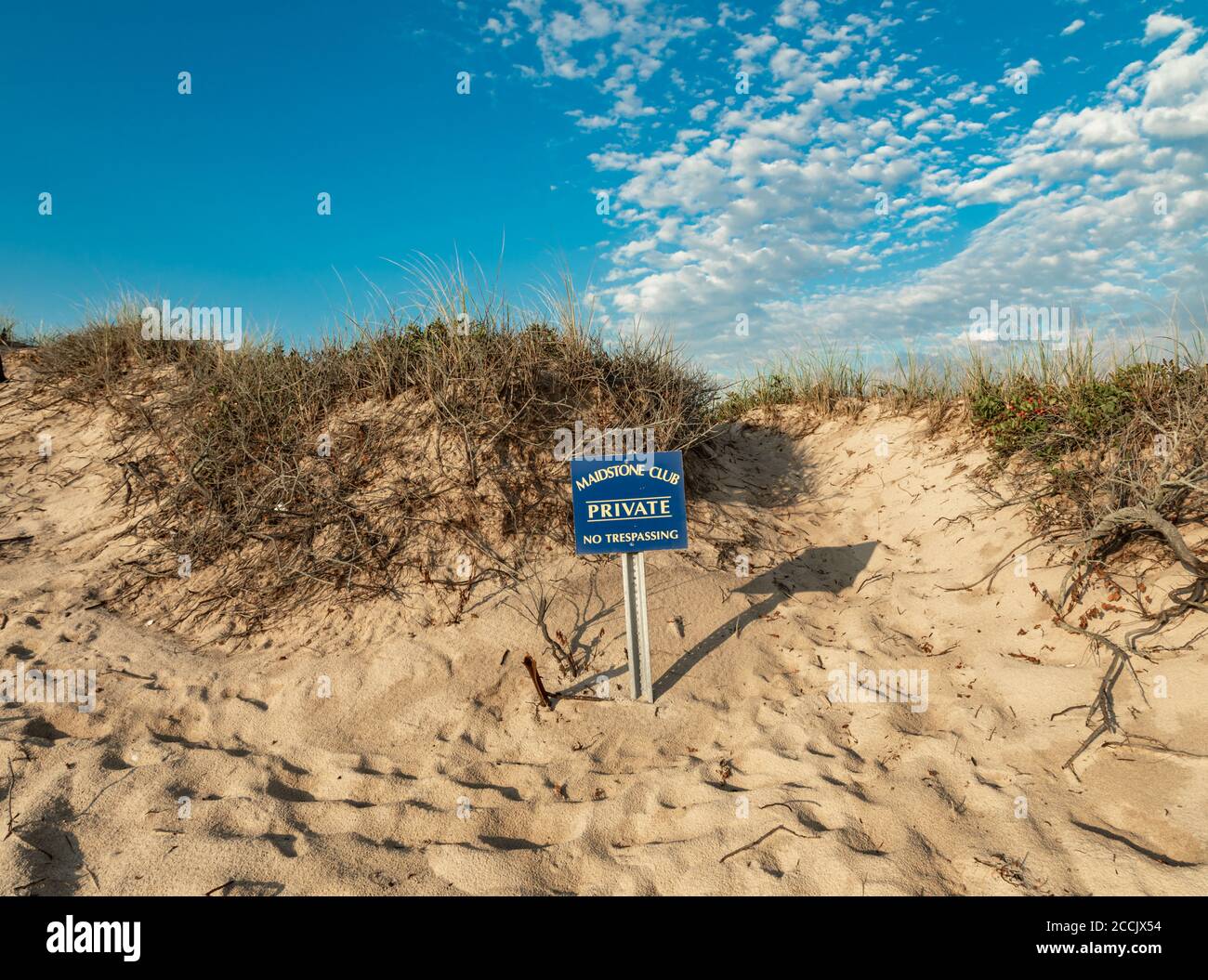 Members only sign hi-res stock photography and images - Alamy