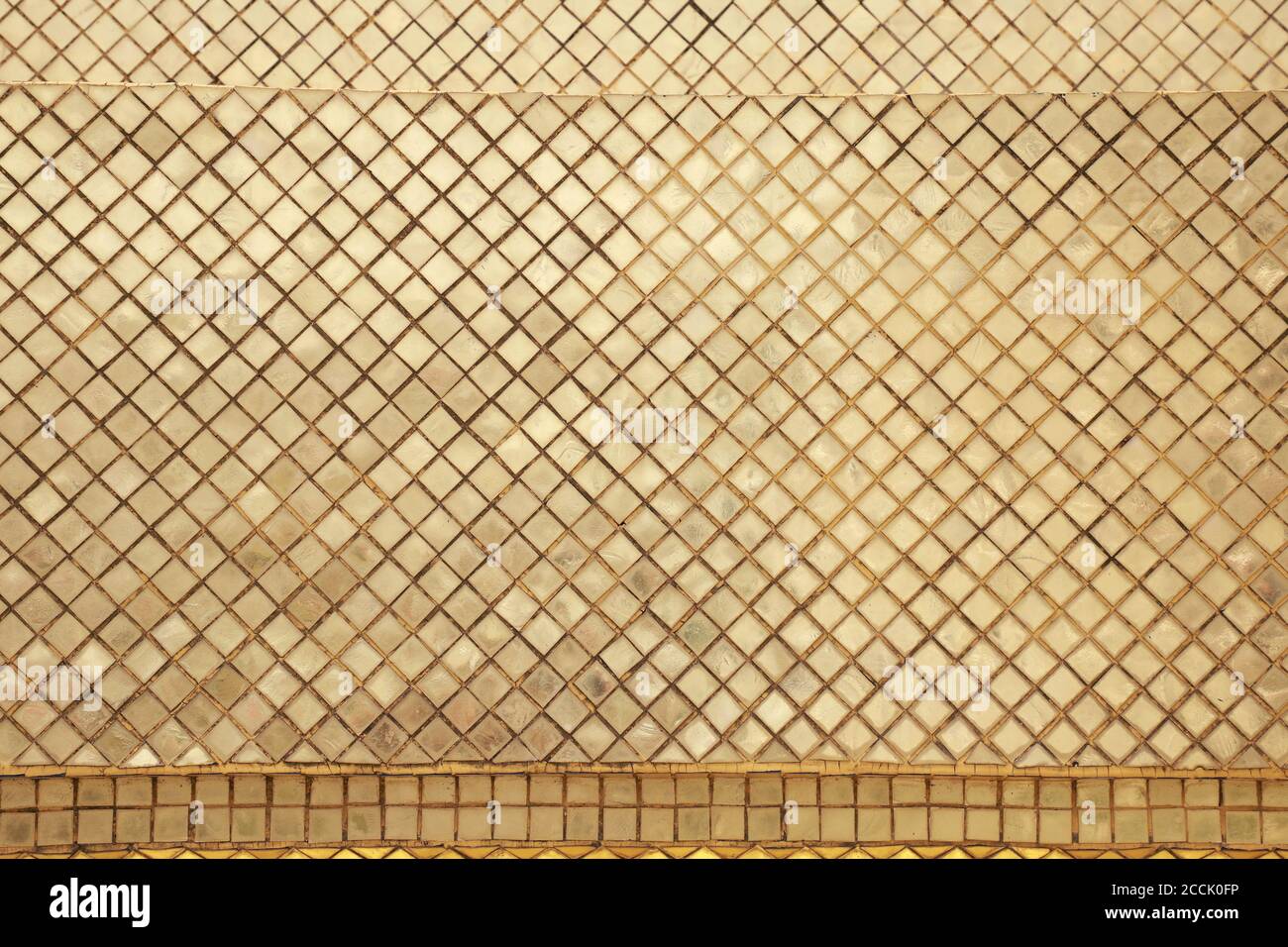 Golden gold background tiles hi-res stock photography and images - Alamy