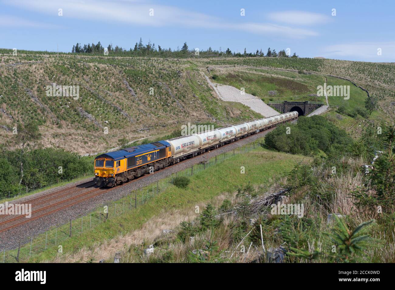 GB Railfreight class 66 locomotive 66723 at Risehill Tunnel on the ...