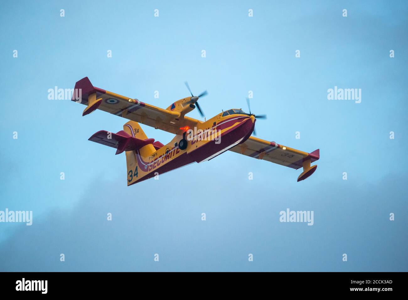 Canadair CL-415 amphibious water bomber in flight Stock Photo - Alamy