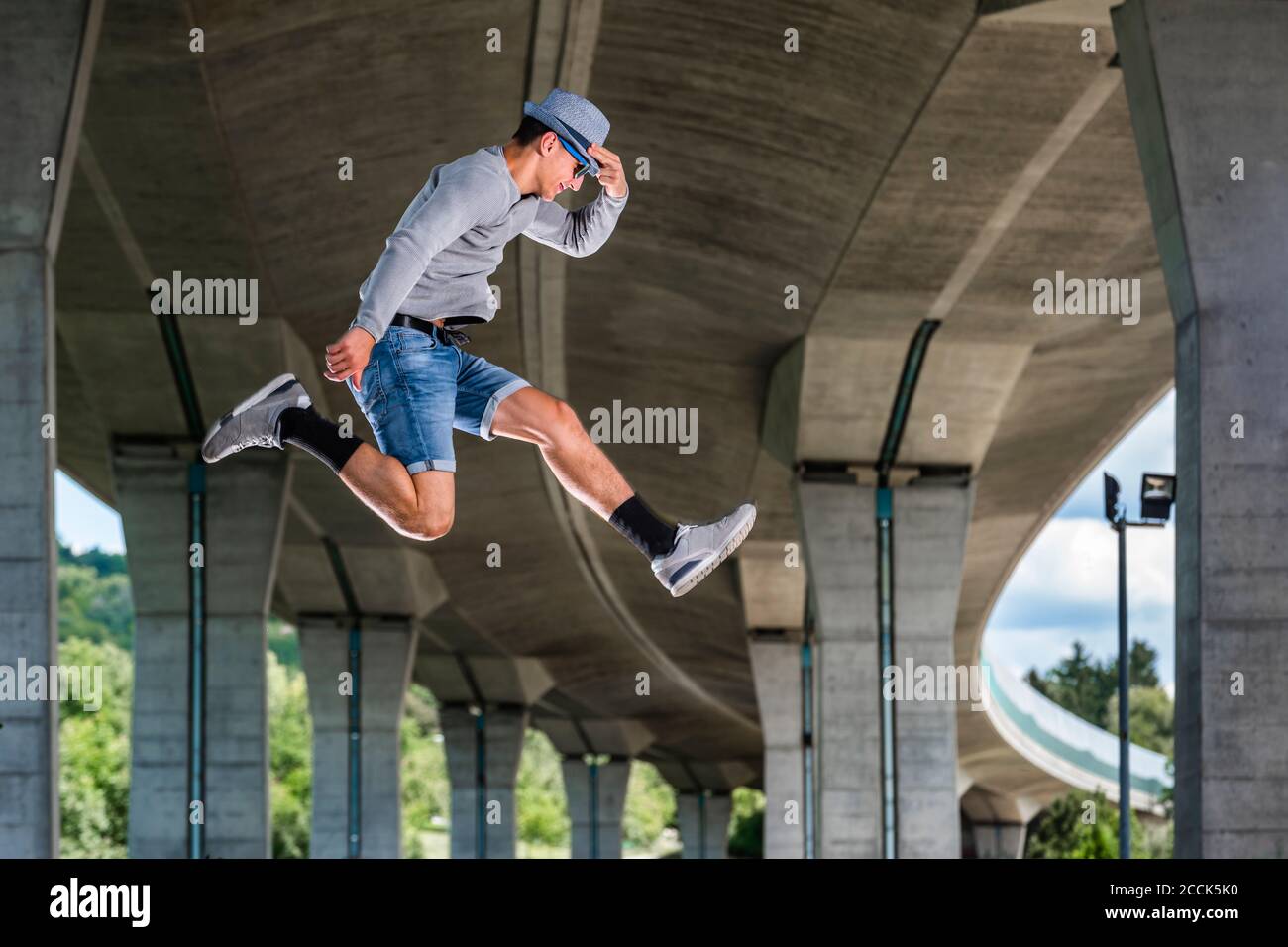 Acrobatics jumping hi-res stock photography and images - Alamy