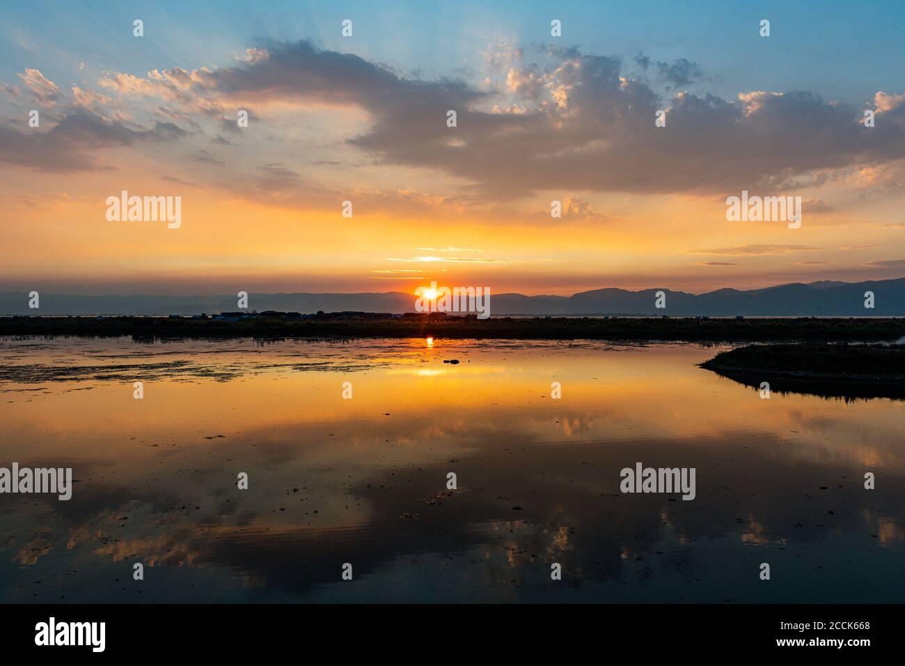Myanmar shan state inle lake hi-res stock photography and images - Alamy