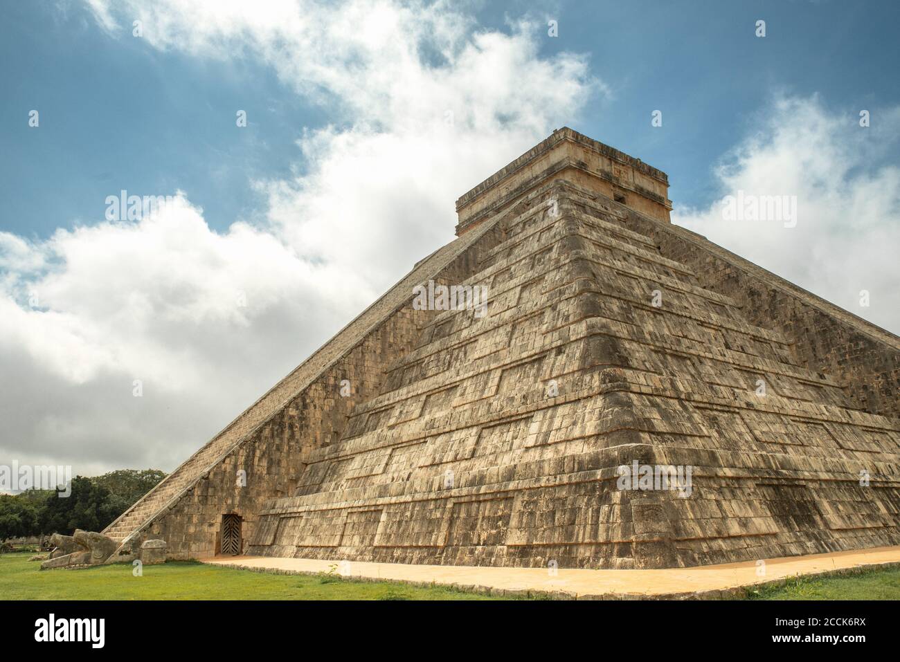 Ancient Mayan Jungle temple in Mexico Stock Photo - Alamy