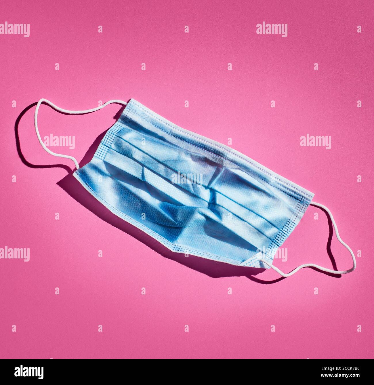 Single use mask hi-res stock photography and images - Alamy