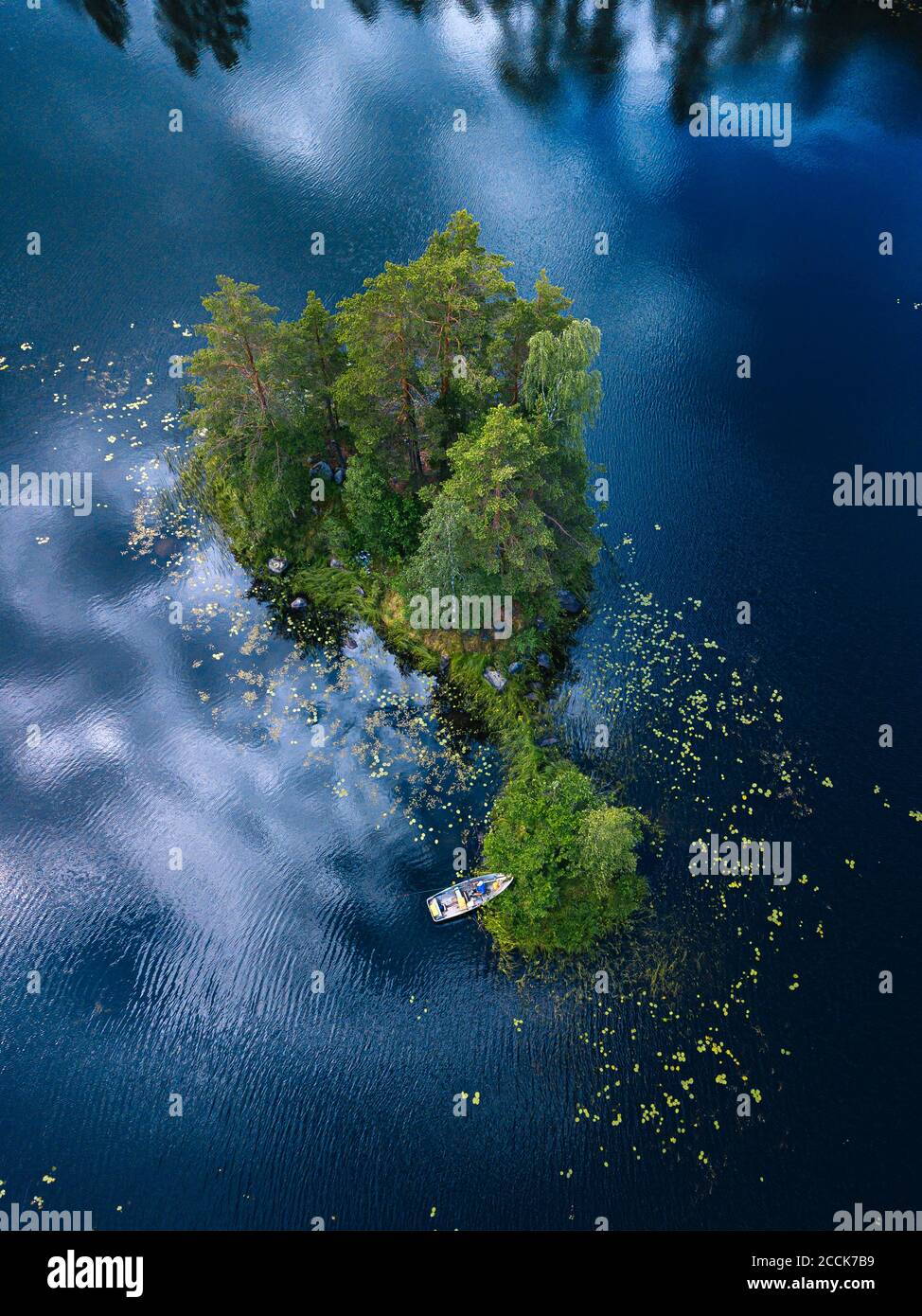 Islet shore hi-res stock photography and images - Alamy
