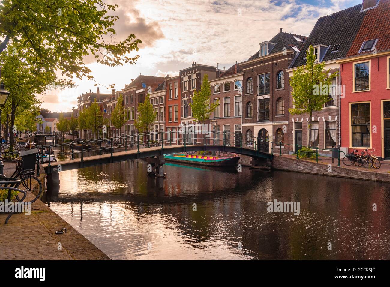 Bridge and historical houses on oude rijn canal hi-res stock ...