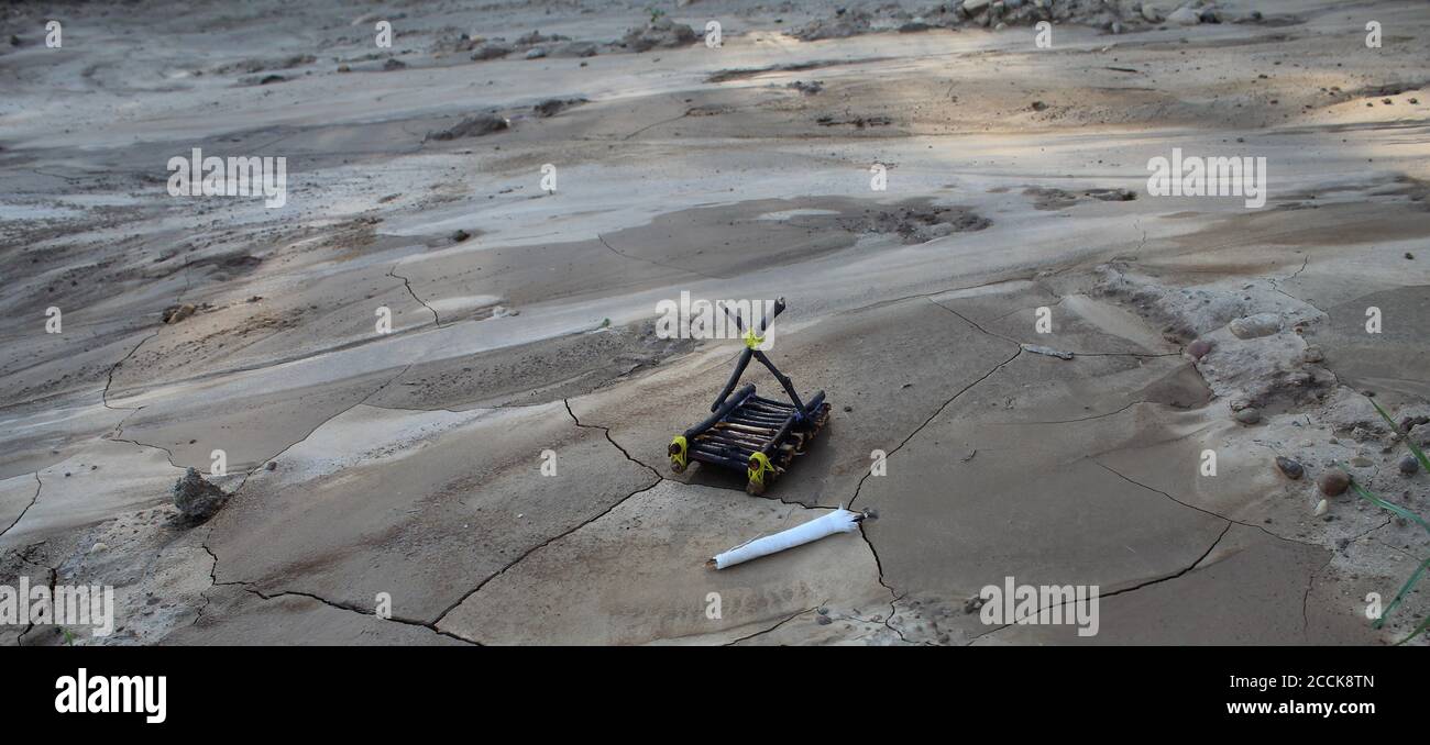 Broken raft hi-res stock photography and images - Alamy