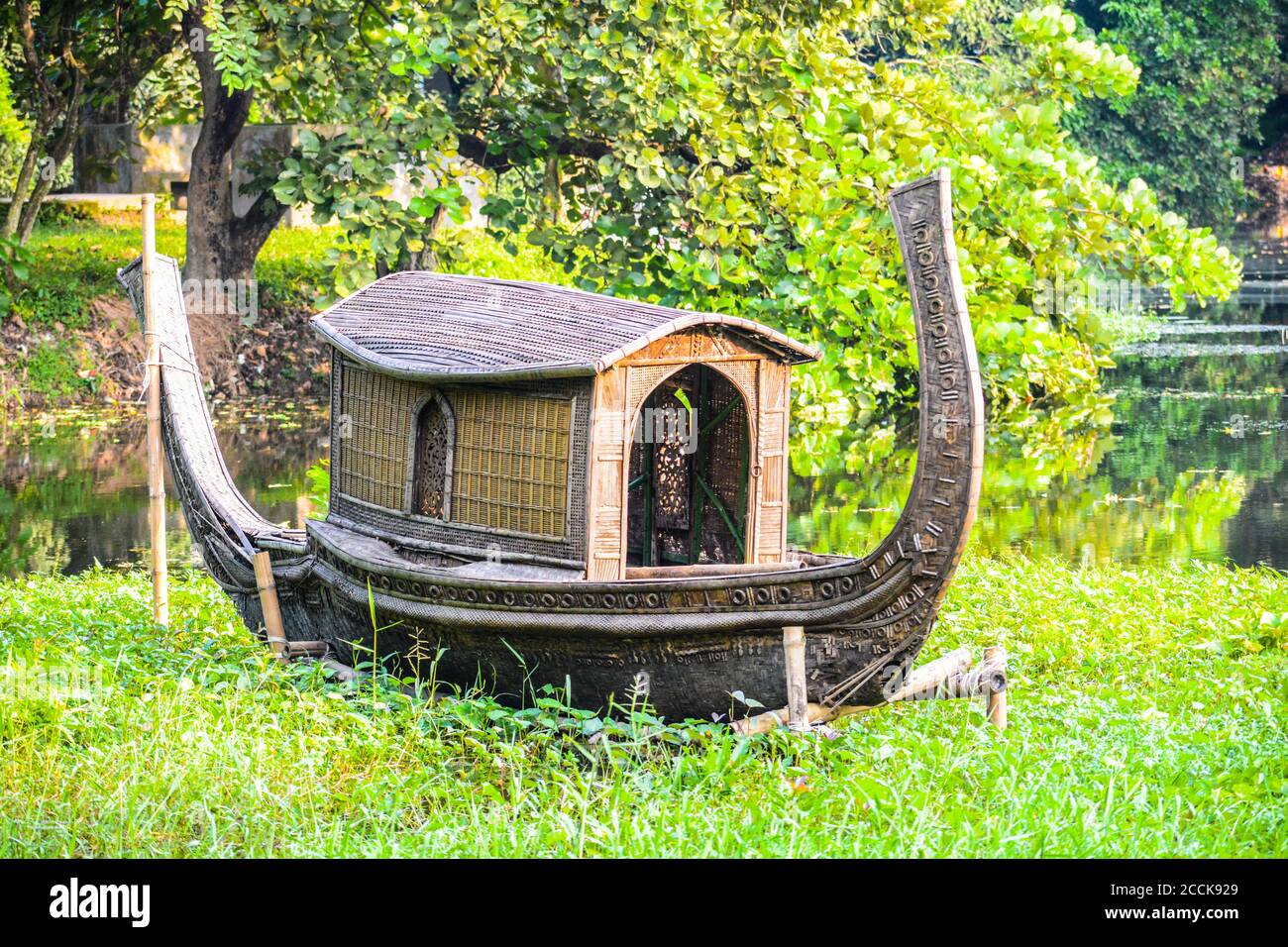 Bangladesh traditional boat hi-res stock photography and images - Alamy