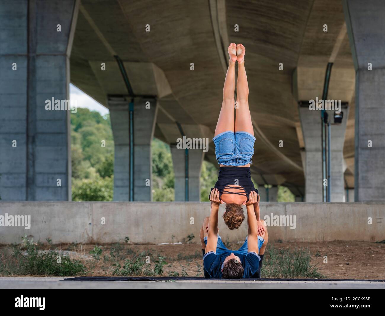 Acrobatics hi-res stock photography and images - Alamy