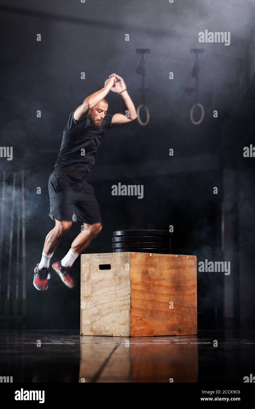 Crossfit box hi-res stock photography and images - Alamy