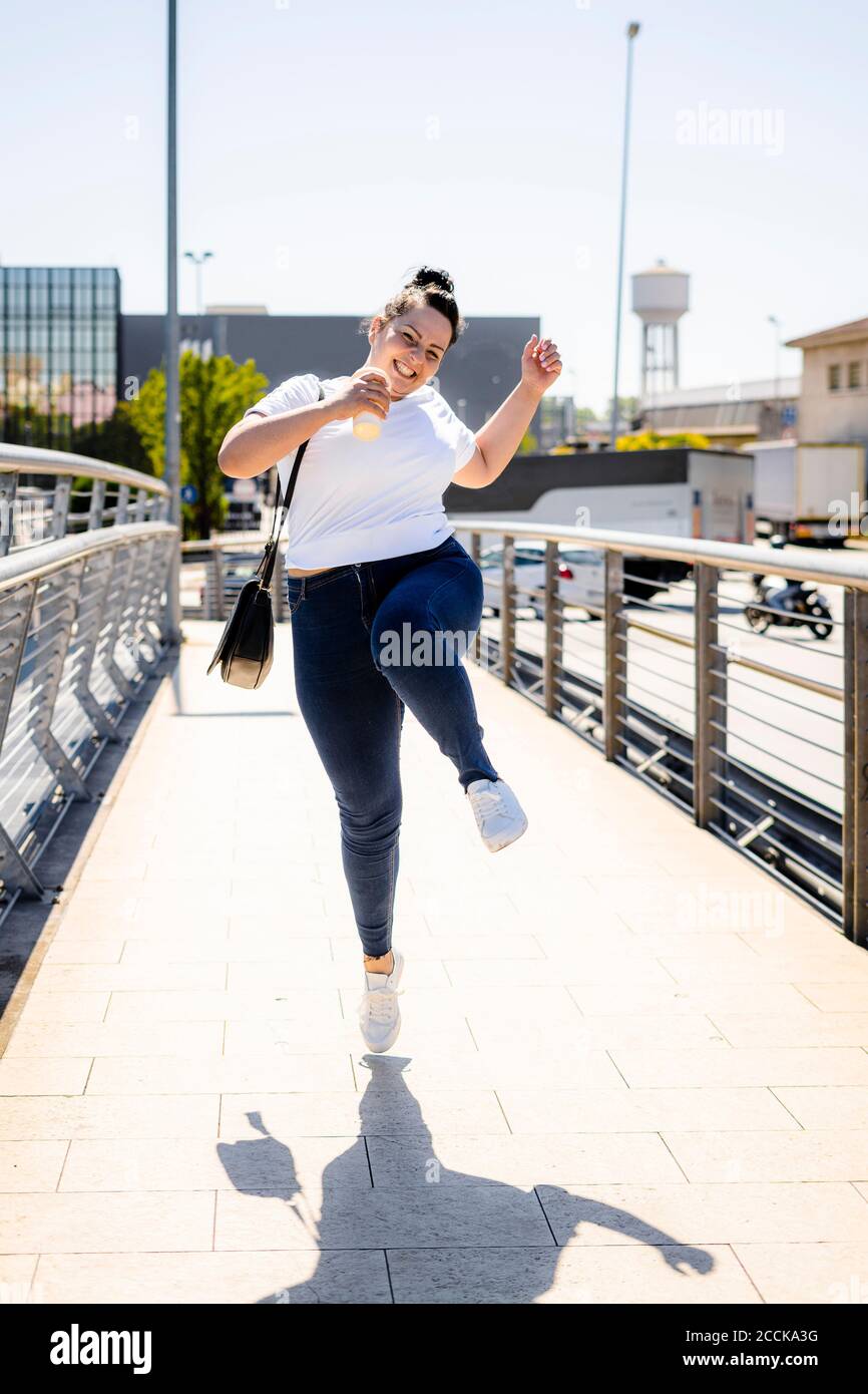 Curvy body hi-res stock photography and images - Alamy