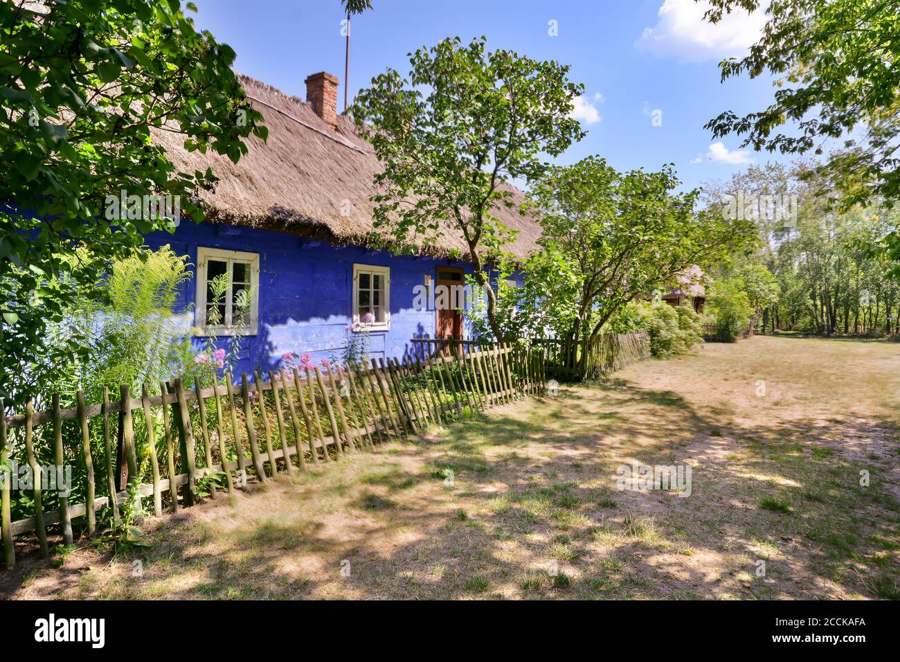 Old rural buildings hi-res stock photography and images - Alamy