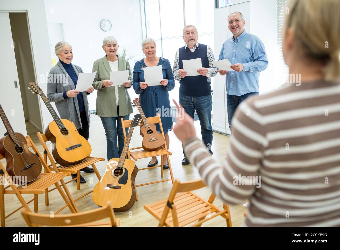 Community choir singing in hi-res stock photography and images - Alamy