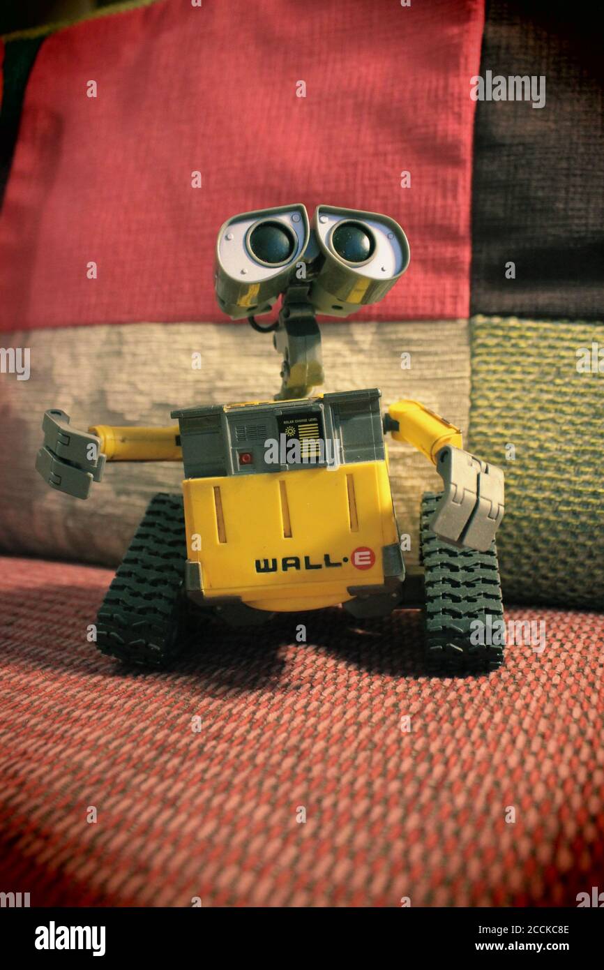 Wall-e on a bright colour background Stock Photo - Alamy