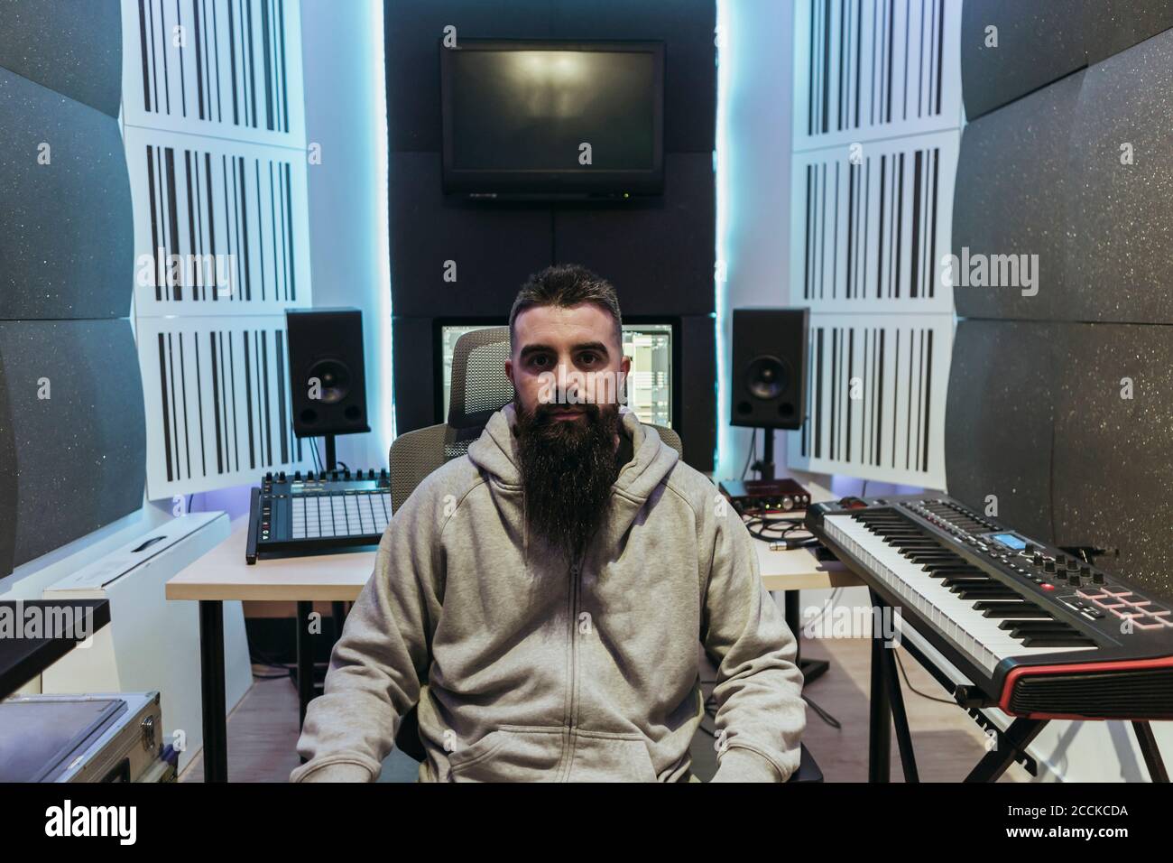 Dj studio hi-res stock photography and images - Alamy