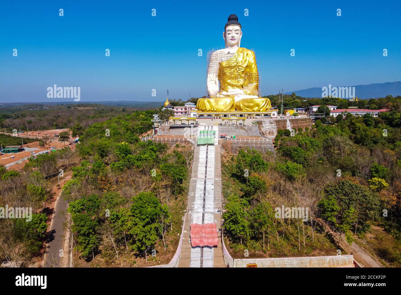 Myanmar, Mon state, Giant sitting Buddha below Kyaiktiyo Pagoda Stock ...
