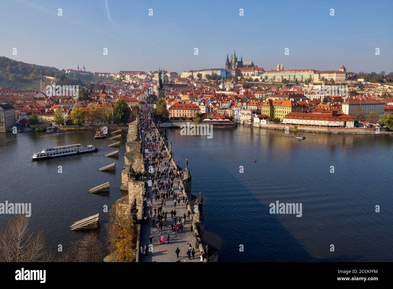 Prague people hi-res stock photography and images - Alamy