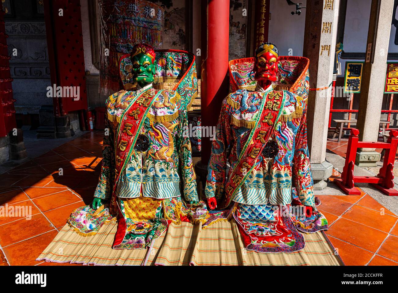 Taiwanese statues hi-res stock photography and images - Alamy
