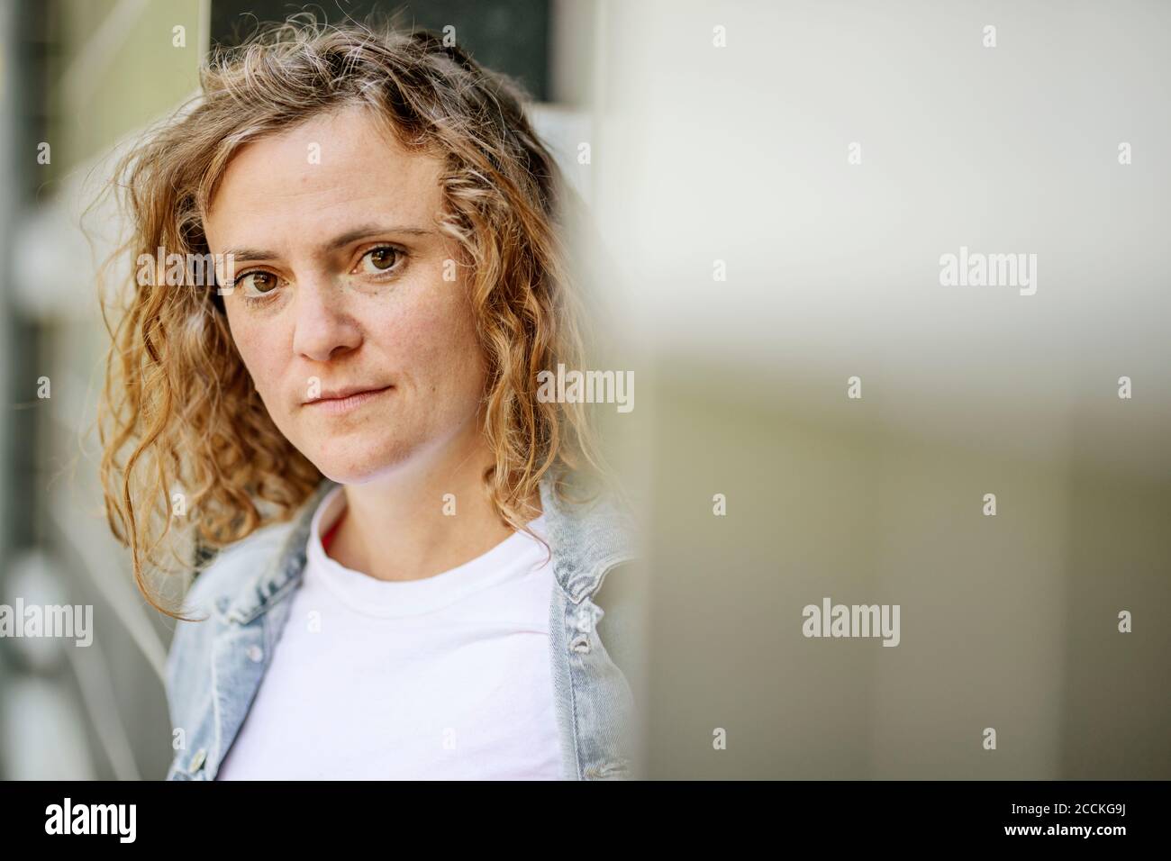 Skin wall hi-res stock photography and images - Alamy