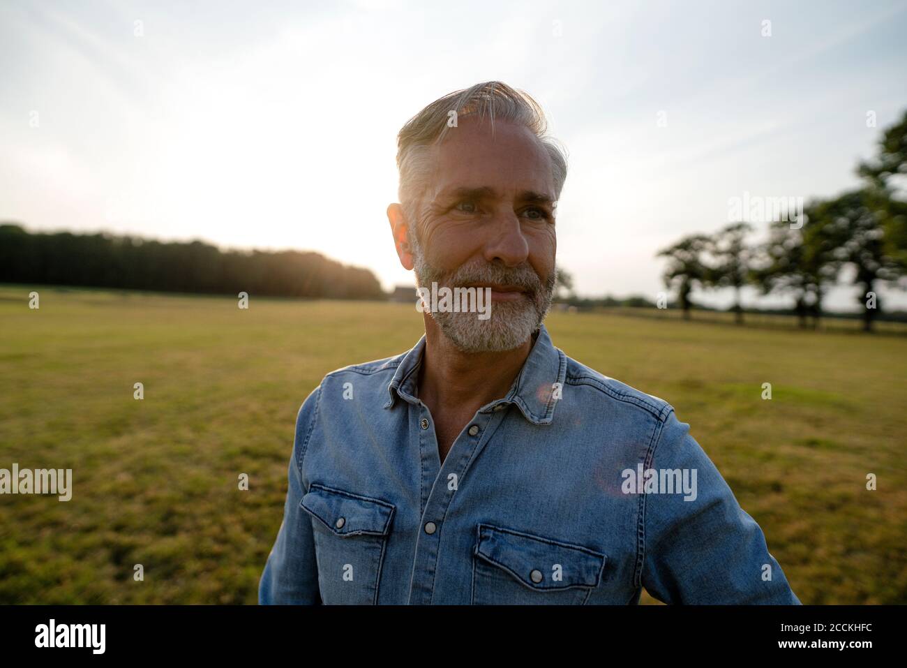 Man countryside pensive hi-res stock photography and images - Alamy