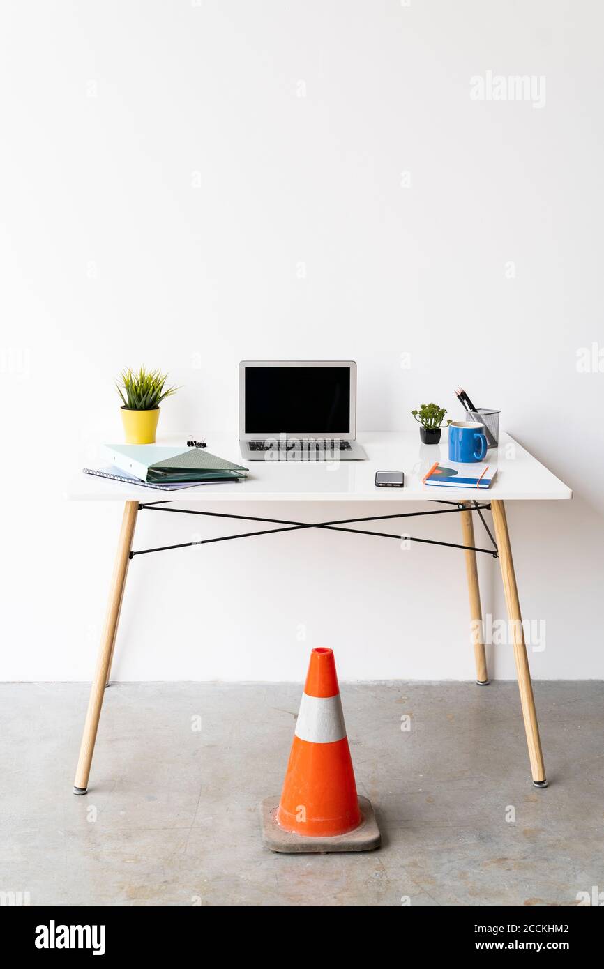 Vacant desk laptop hi-res stock photography and images - Alamy