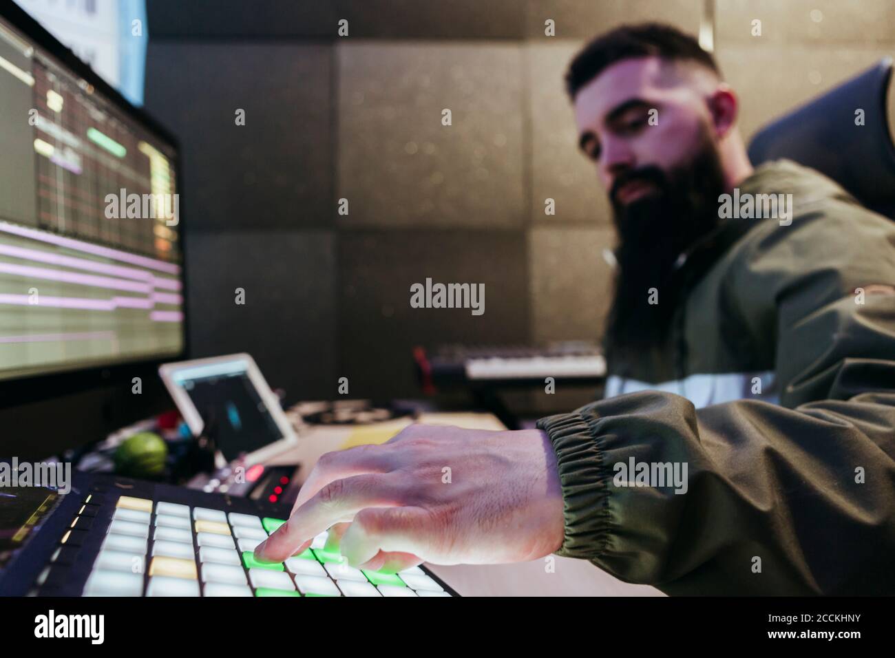 Dj studio hi-res stock photography and images - Alamy