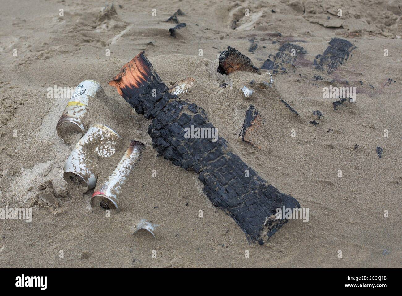 Beer can on beach in hi-res stock photography and images - Alamy