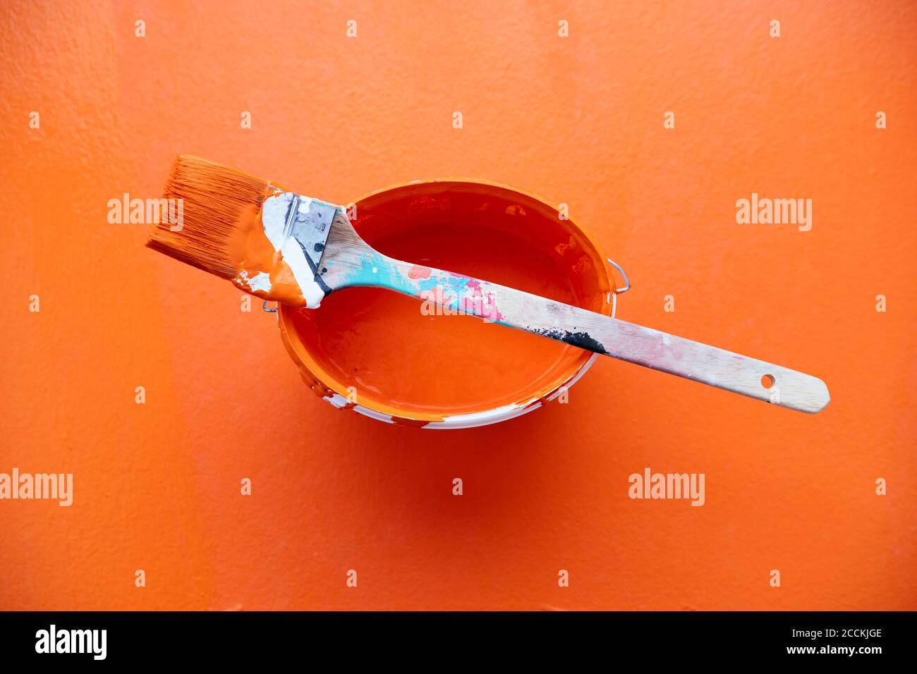 Paint bucket top hi-res stock photography and images - Alamy