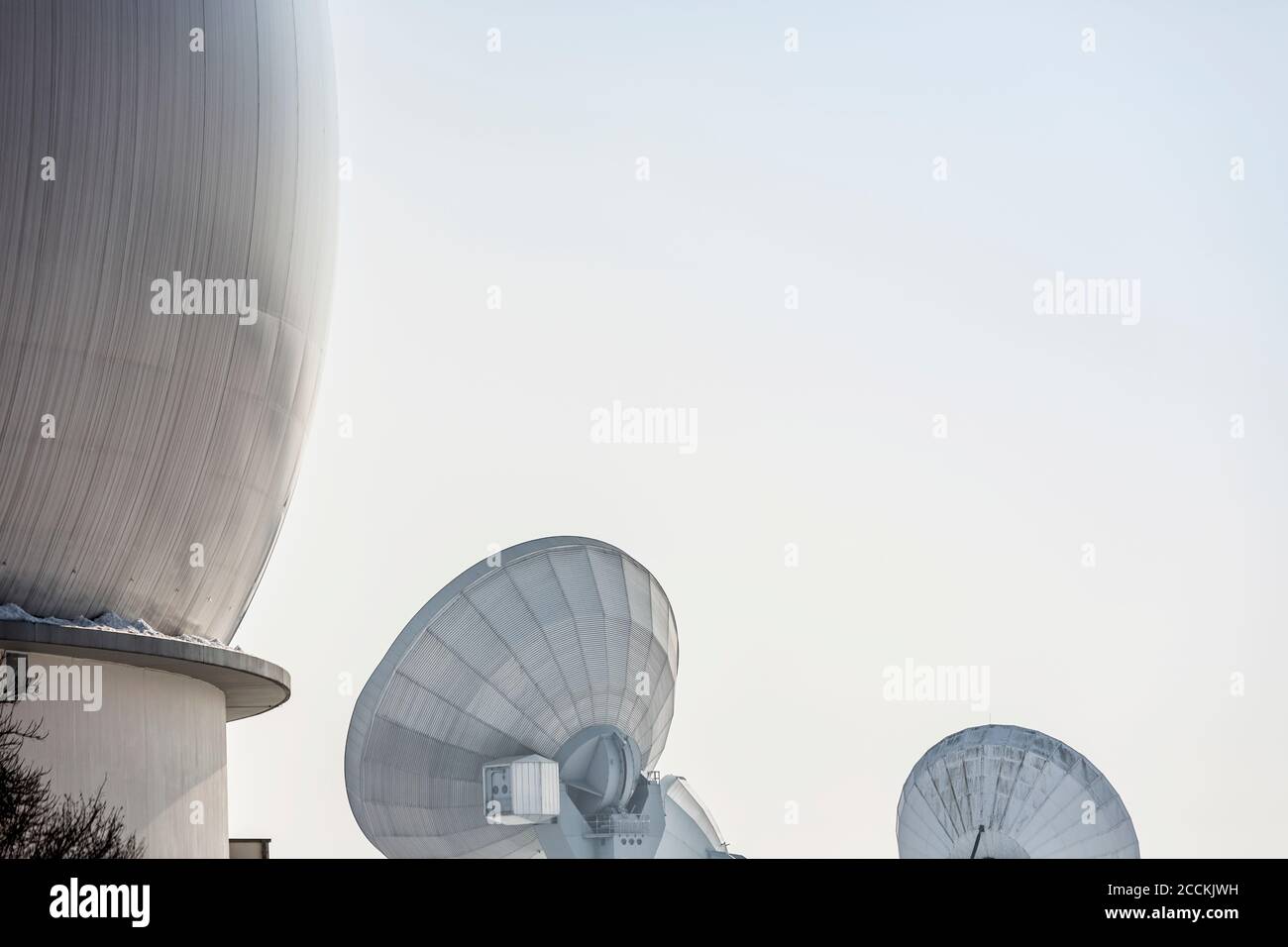 Satellite ground station hi-res stock photography and images - Alamy