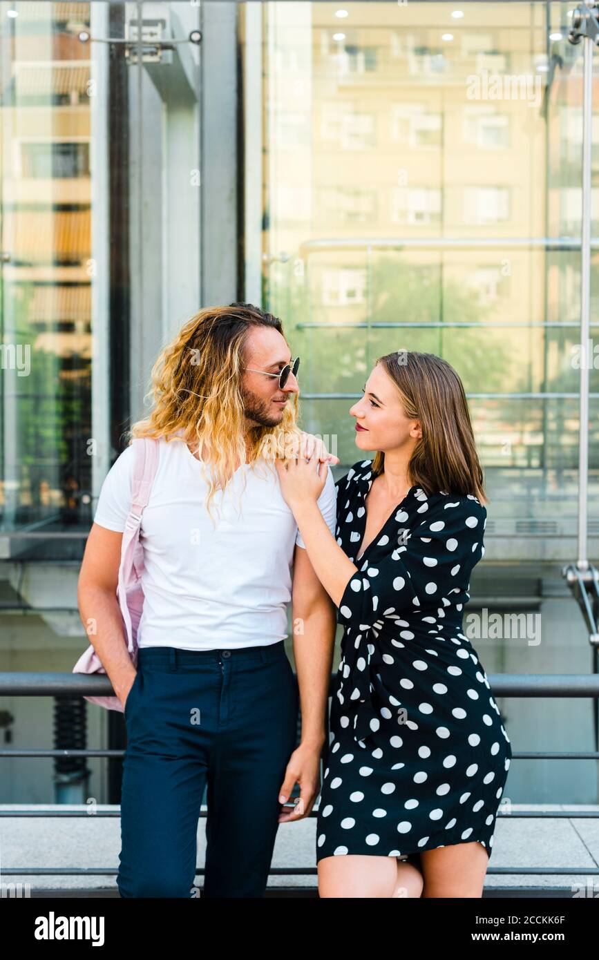 Couple leaning on each other hi-res stock photography and images - Alamy