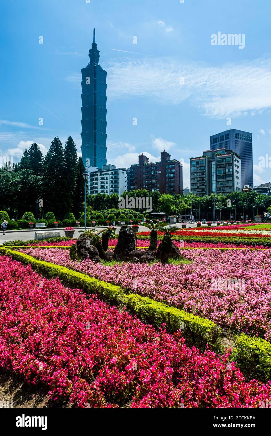 Image of taipei 101 hi-res stock photography and images - Alamy