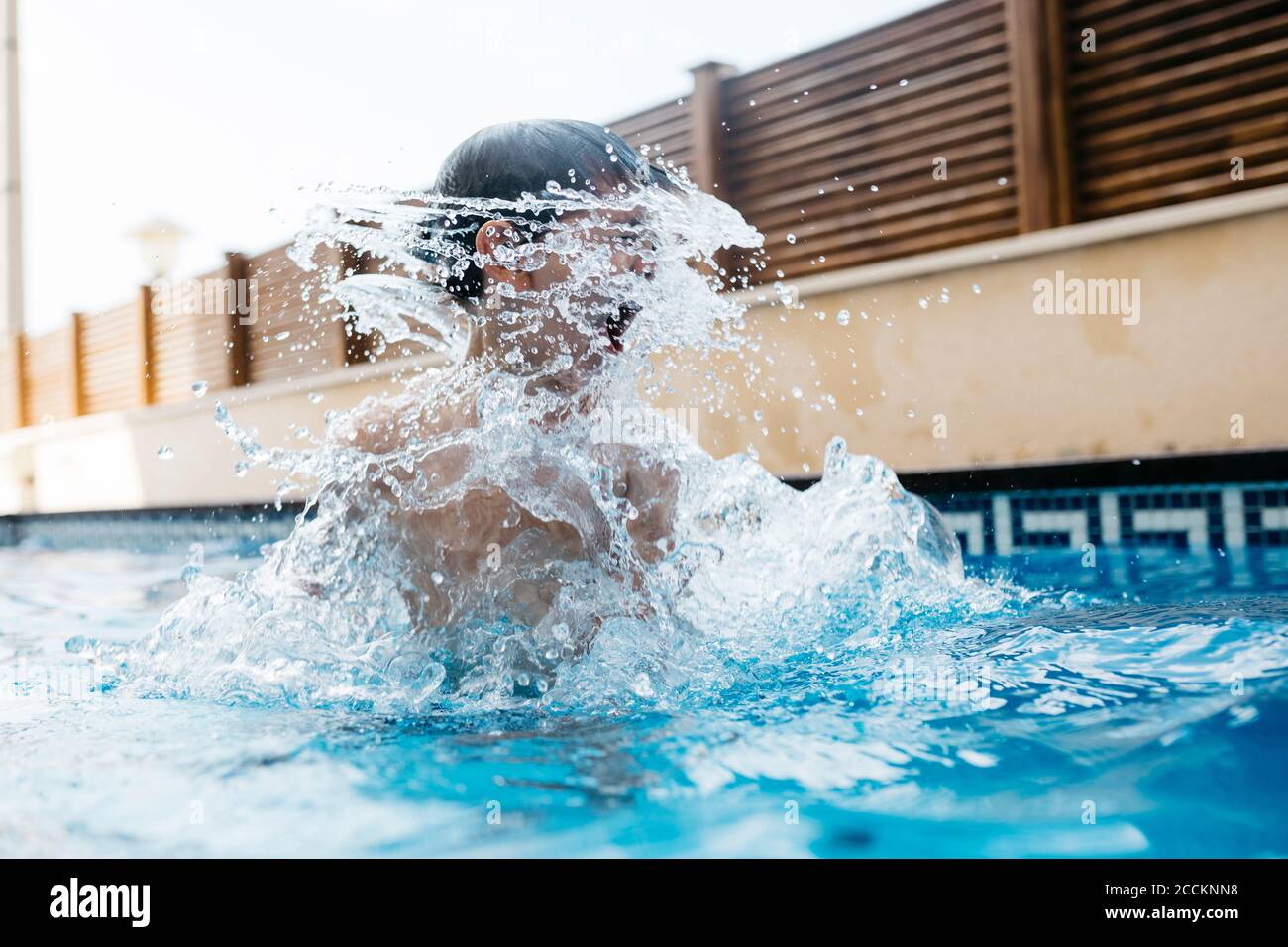 Splashing water in face hi-res stock photography and images - Alamy