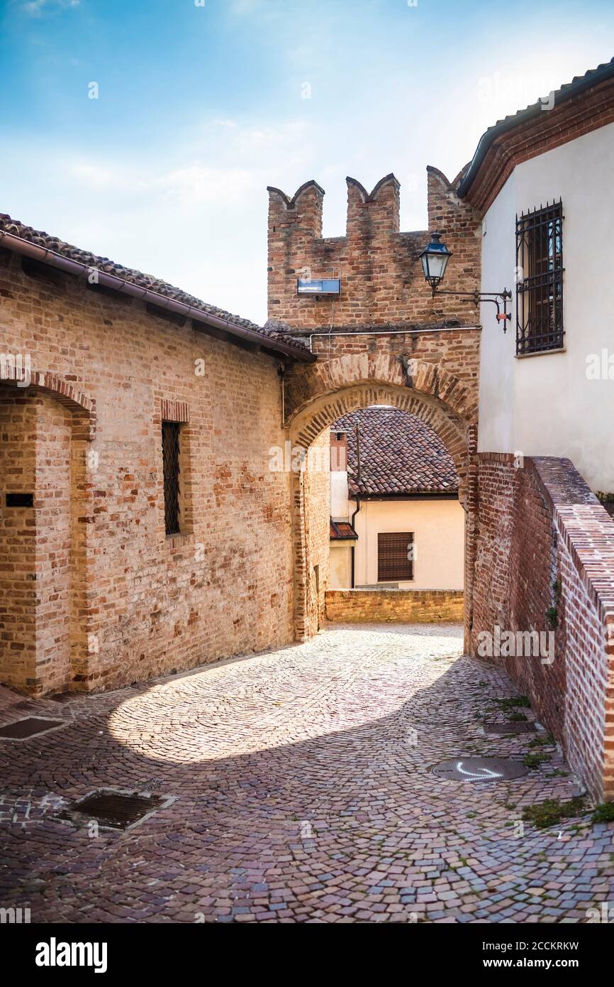 Old arch hi-res stock photography and images - Alamy