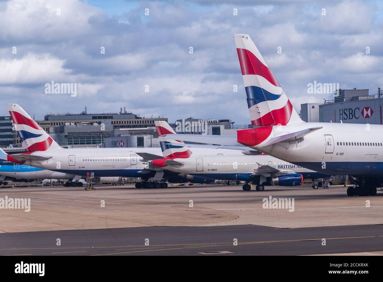 London gatwick airport hsbc hi-res stock photography and images - Alamy