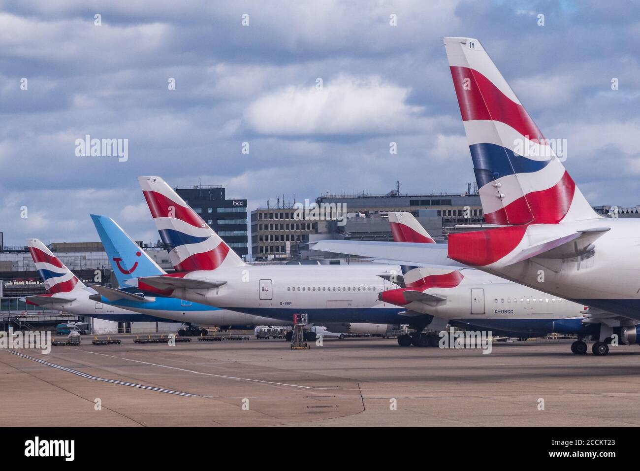 Hsbc gates hi-res stock photography and images - Alamy