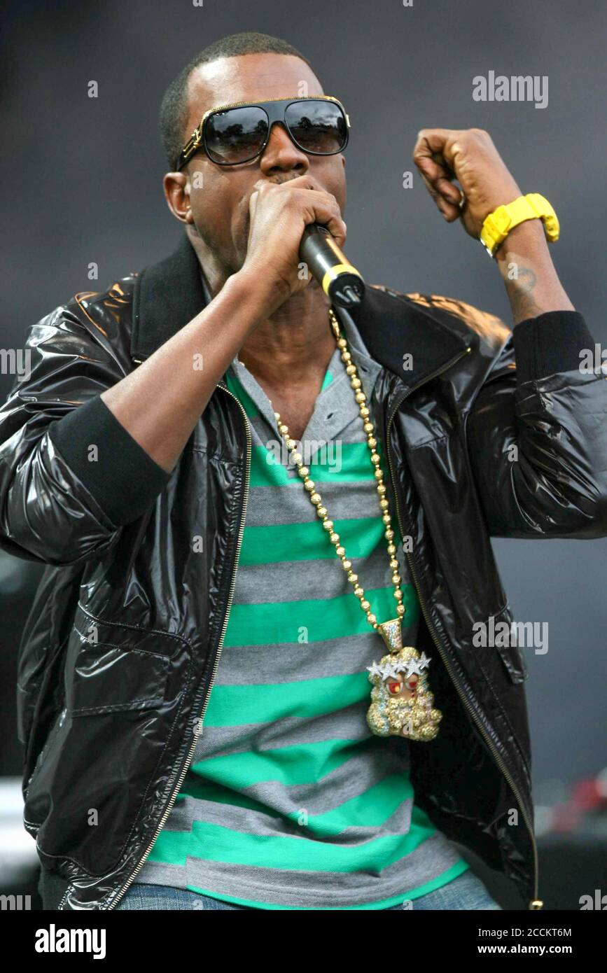 Kim kardashian 2007 hi-res stock photography and images - Alamy