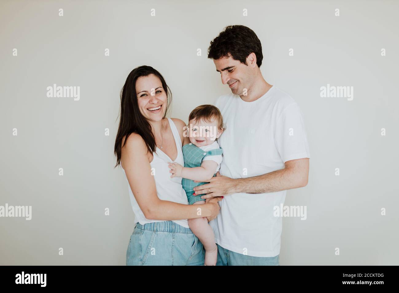 White parents hi-res stock photography and images - Alamy