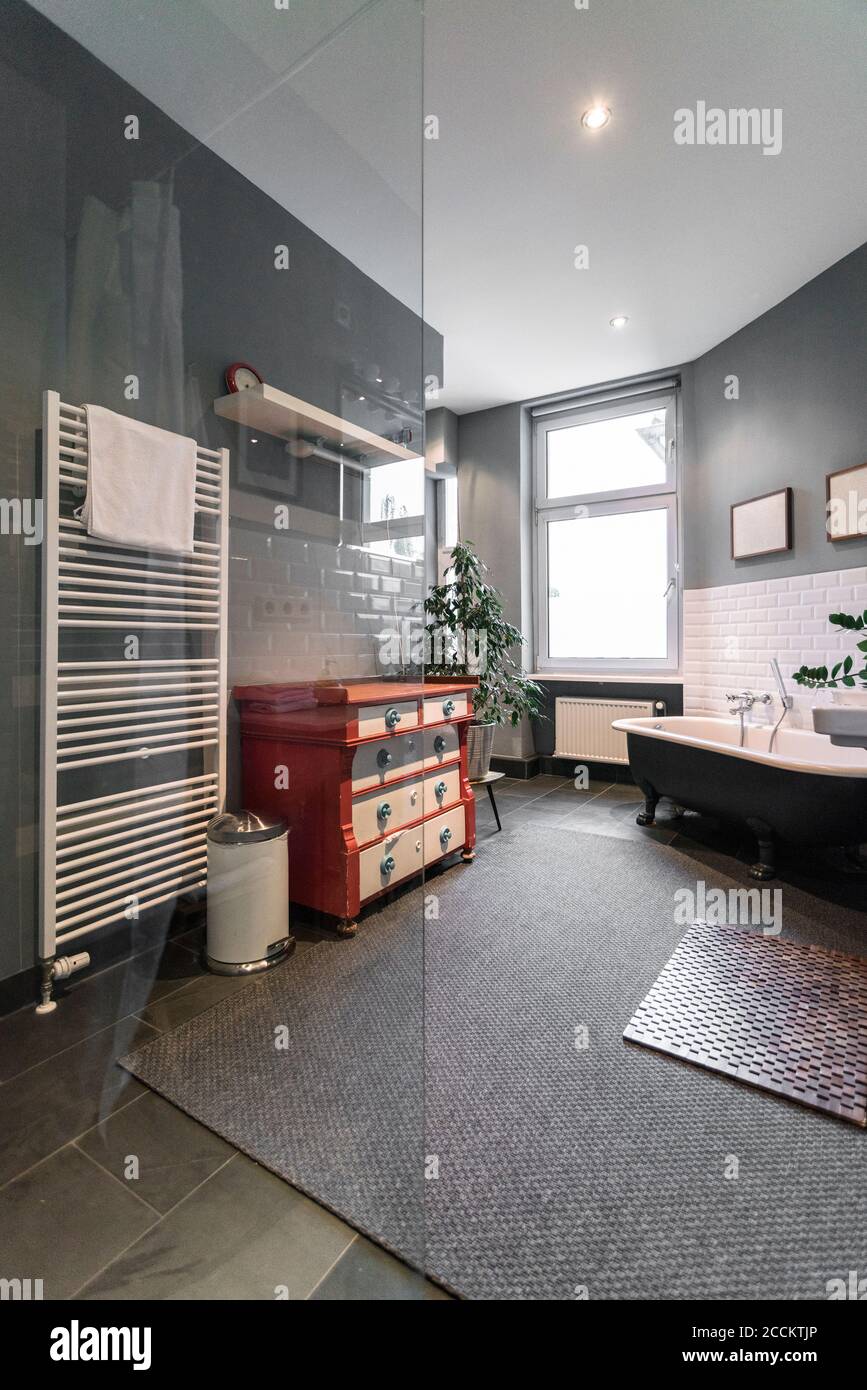 Clean interior of modern apartment bathroom Stock Photo - Alamy