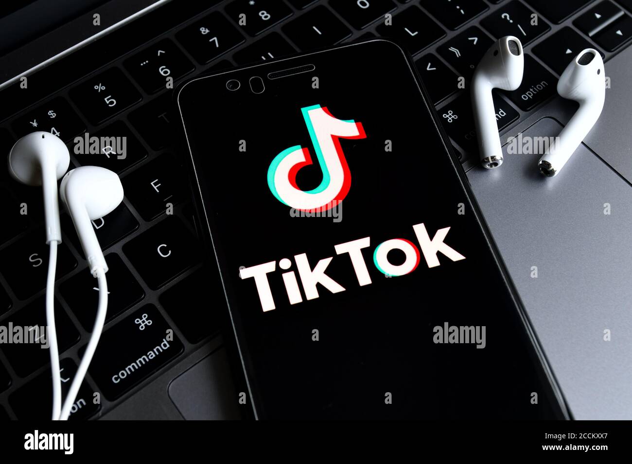 Tiktok logo computer hi-res stock photography and images - Alamy