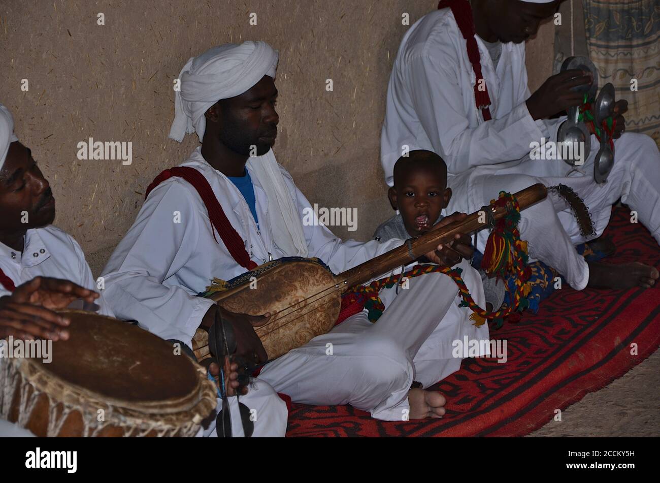 Gnawa hi-res stock photography and images - Alamy