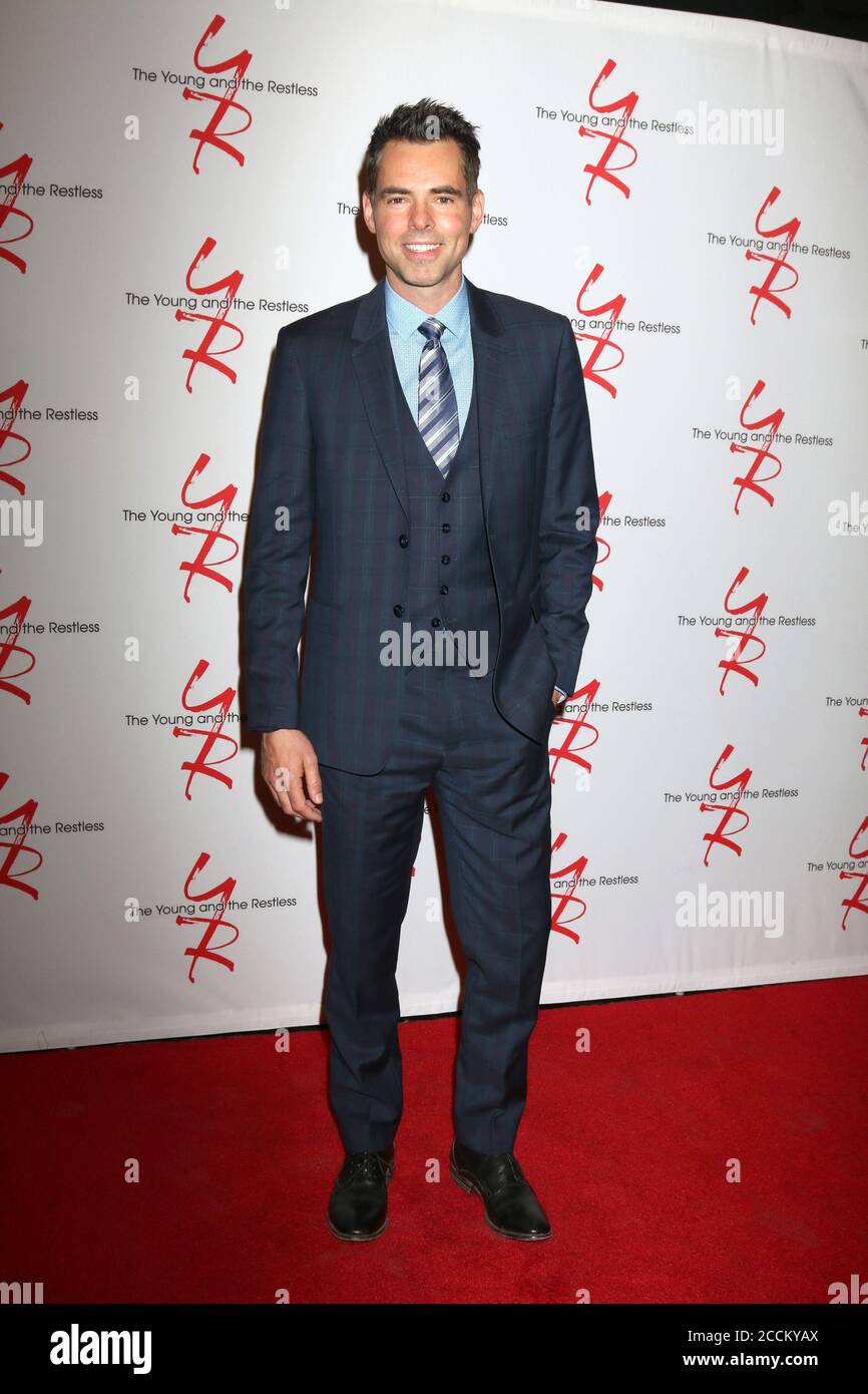 LOS ANGELES - MAR 26: Jason Thompson at the The Young and The Restless ...