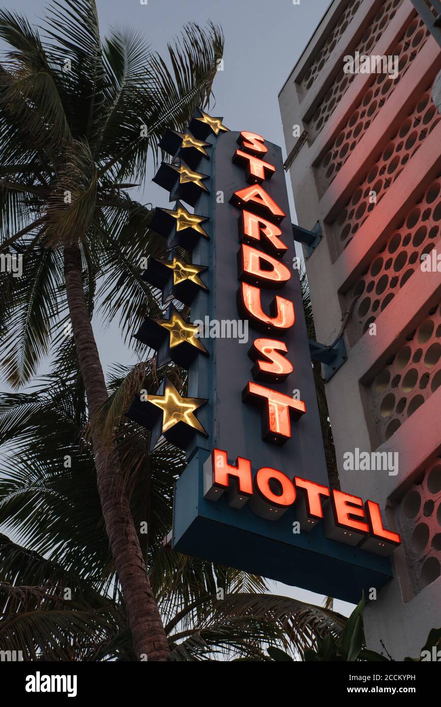 Stardust neon sign hi-res stock photography and images - Alamy