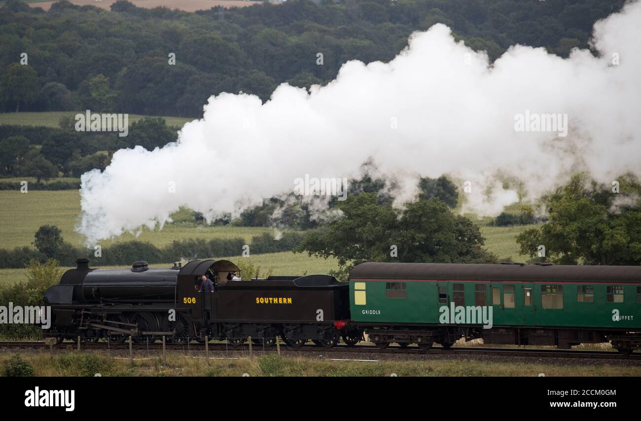 The S15 class steam locomotive number 30506 makes its way along the Mid ...