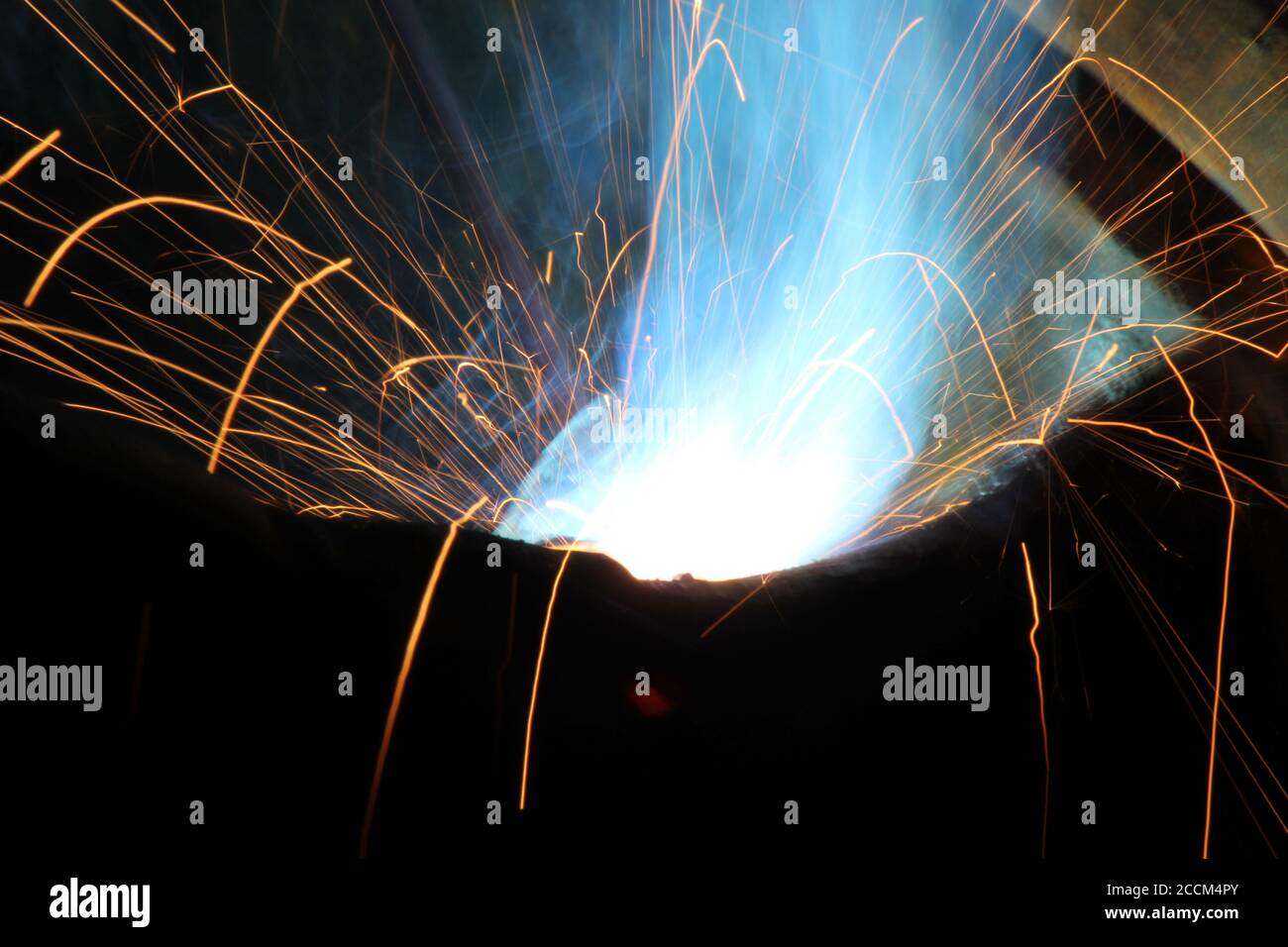 Orange and blue flame hi-res stock photography and images - Alamy